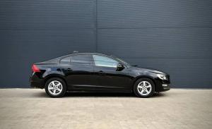 Black Volvo S60 2014 in Riga, with an engine capacity of 1.60 L and mileage of 224 thousand km for 7299 €, photo 6 on AUTOMOTO.COM.LV