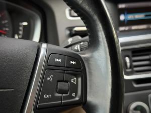 Black Volvo S60 2014 in Riga, with an engine capacity of 1.60 L and mileage of 224 thousand km for 7299 €, photo 14 on AUTOMOTO.COM.LV