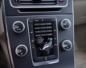 Black Volvo S60 2014 in Riga, with an engine capacity of 1.60 L and mileage of 224 thousand km for 7299 €, photo 18 on AUTOMOTO.COM.LV