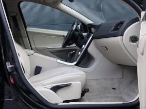 Black Volvo S60 2014 in Riga, with an engine capacity of 1.60 L and mileage of 224 thousand km for 7299 €, photo 21 on AUTOMOTO.COM.LV