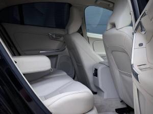 Black Volvo S60 2014 in Riga, with an engine capacity of 1.60 L and mileage of 224 thousand km for 7299 €, photo 23 on AUTOMOTO.COM.LV