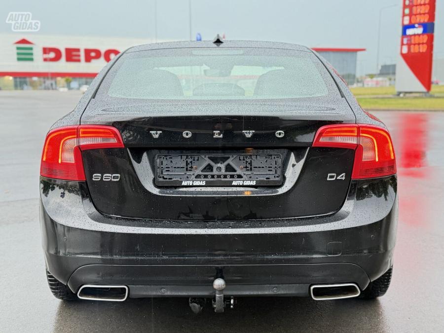 Black Volvo S60 2014 in Panevezys, with an engine capacity of 2.00 L and mileage of 316 thousand km for 5200 €, photo 9 on AUTOMOTO.COM.LV