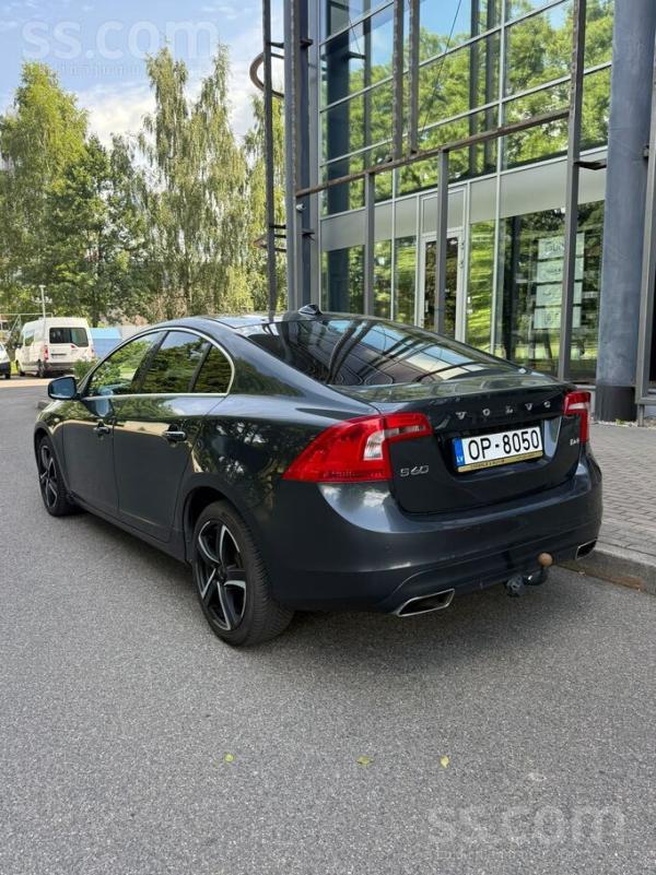 Black Volvo S60 2014 in Riga, with an engine capacity of 2.00 L and mileage of 0 thousand km for 7500 €, photo 4 on AUTOMOTO.COM.LV