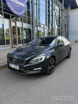 Melns Volvo S60 2014 Rīga, ar dzinēja tilpumu 2.00 L un nobraukumu 0 tūkst. km par 7500 €, foto  vietnē AUTOMOTO.COM.LV