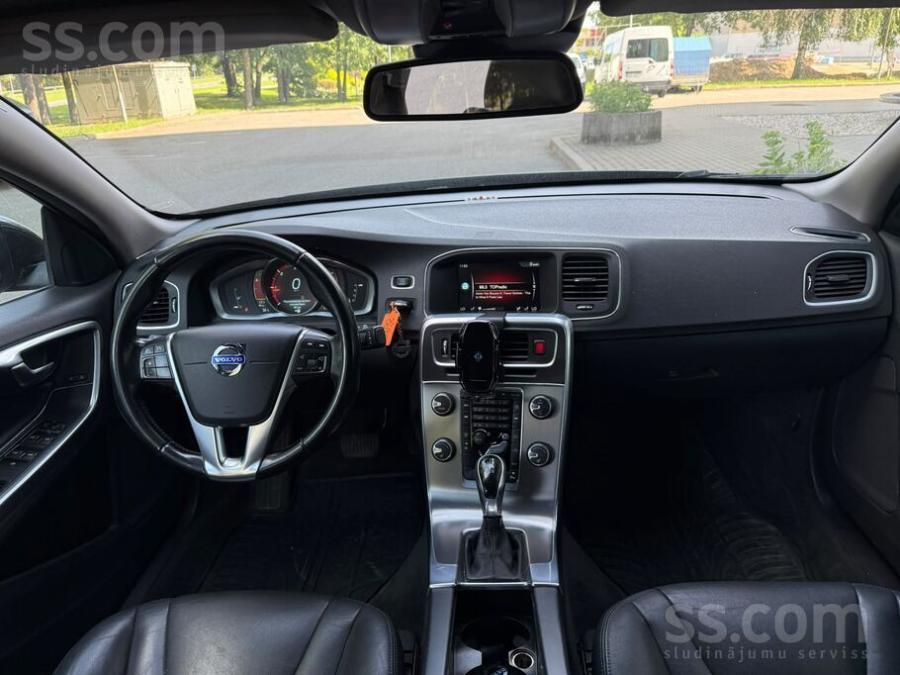 Melns Volvo S60 2014 Rīga, ar dzinēja tilpumu 2.00 L un nobraukumu 0 tūkst. km par 7500 €, foto 6 vietnē AUTOMOTO.COM.LV
