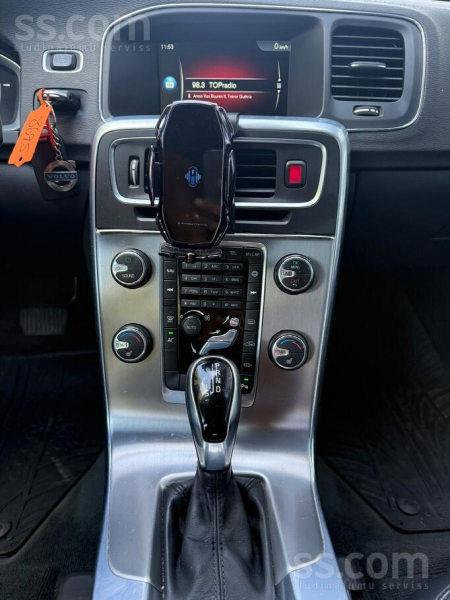 Melns Volvo S60 2014 Rīga, ar dzinēja tilpumu 2.00 L un nobraukumu 0 tūkst. km par 7500 €, foto 7 vietnē AUTOMOTO.COM.LV