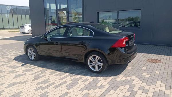 Black Volvo S60 2014 in Siauliai, with an engine capacity of 2.50 L and mileage of 272 thousand km for 6900 €, photo 3 on AUTOMOTO.COM.LV