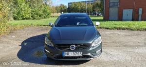 Black Volvo S60 2014 in Aizkraukle, with an engine capacity of 2.00 L and mileage of 322 thousand km for 7500 €, photo 4 on AUTOMOTO.COM.LV