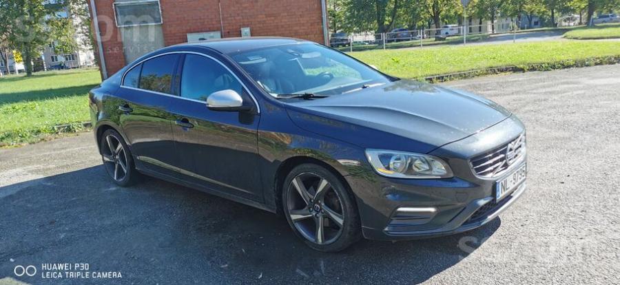 Black Volvo S60 2014 in Aizkraukle, with an engine capacity of 2.00 L and mileage of 322 thousand km for 7500 €, photo 5 on AUTOMOTO.COM.LV