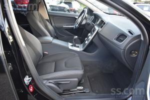 Black Volvo S60 2014 in Kuldiga, with an engine capacity of 2.00 L and mileage of 0 thousand km for 8800 €, photo 8 on AUTOMOTO.COM.LV
