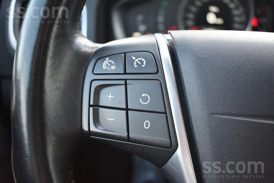 Black Volvo S60 2014 in Kuldiga, with an engine capacity of 2.00 L and mileage of 0 thousand km for 8800 €, photo 17 on AUTOMOTO.COM.LV