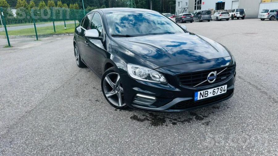 Black Volvo S60 2014 in Riga, with an engine capacity of 2.00 L and mileage of 280 thousand km for 6500 €, photo 1 on AUTOMOTO.COM.LV
