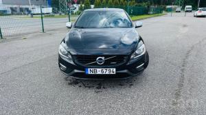 Black Volvo S60 2014 in Riga, with an engine capacity of 2.00 L and mileage of 280 thousand km for 6500 €, photo 3 on AUTOMOTO.COM.LV