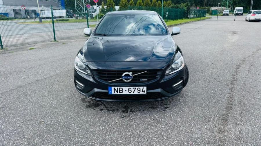 Black Volvo S60 2014 in Riga, with an engine capacity of 2.00 L and mileage of 280 thousand km for 6500 €, photo 3 on AUTOMOTO.COM.LV