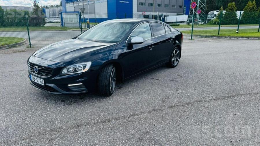 Black Volvo S60 2014 in Riga, with an engine capacity of 2.00 L and mileage of 280 thousand km for 6500 €, photo 4 on AUTOMOTO.COM.LV