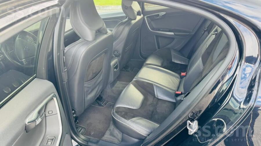 Black Volvo S60 2014 in Riga, with an engine capacity of 2.00 L and mileage of 280 thousand km for 6500 €, photo 8 on AUTOMOTO.COM.LV