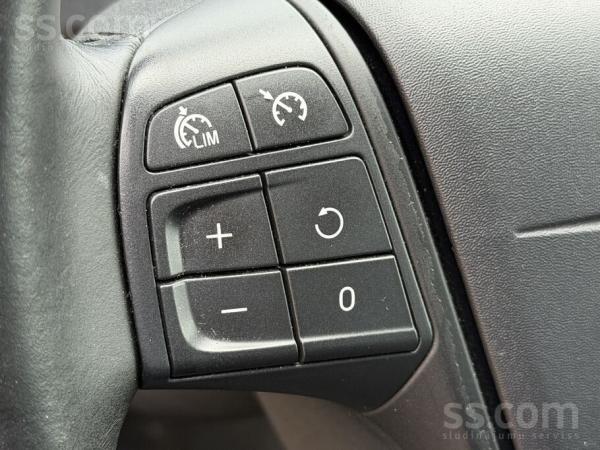 Volvo S60 2014 Rīga vietnē Melns Volvo S60 2014 Rīga, ar dzinēja tilpumu 2.00 L un nobraukumu 370 tūkst. km par 5990 €, foto 9 vietnē AUTOMOTO.COM.LV