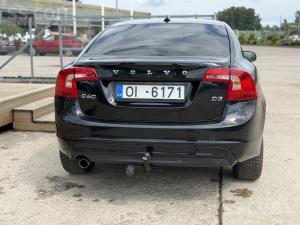 Black Volvo S60 2014 in Riga, with an engine capacity of 2.00 L and mileage of 370 thousand km for 5990 €, photo 18 on AUTOMOTO.COM.LV