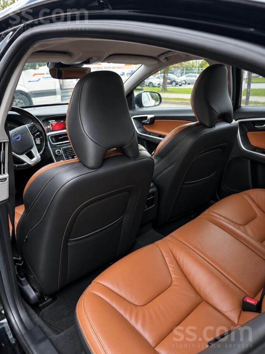 Melns Volvo S60 2014 Rīga, ar dzinēja tilpumu 2.00 L un nobraukumu 300 tūkst. km par 5600 €, foto 4 vietnē AUTOMOTO.COM.LV