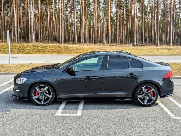 Melns Volvo S60 2015 Rīga, ar dzinēja tilpumu 2.00 L un nobraukumu 321 tūkst. km par 10000 €, foto 2 vietnē AUTOMOTO.COM.LV