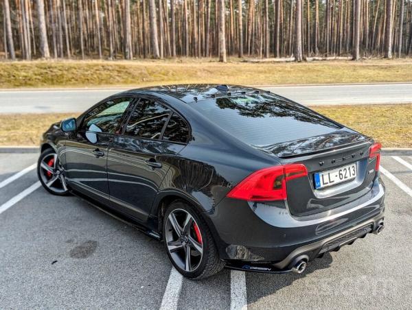 Melns Volvo S60 2015 Rīga, ar dzinēja tilpumu 2.00 L un nobraukumu 321 tūkst. km par 10000 €, foto 3 vietnē AUTOMOTO.COM.LV