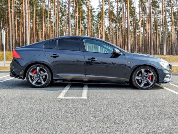 Melns Volvo S60 2015 Rīga, ar dzinēja tilpumu 2.00 L un nobraukumu 321 tūkst. km par 10000 €, foto 6 vietnē AUTOMOTO.COM.LV