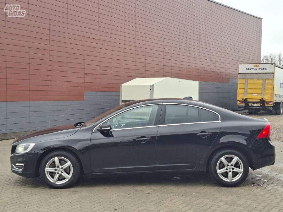 Melns Volvo S60 2015 Šilutė, ar dzinēja tilpumu 2.00 L un nobraukumu 290 tūkst. km par 5900 €, foto 3 vietnē AUTOMOTO.COM.LV