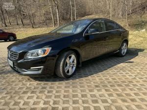 Melns Volvo S60 2015 Viļņa, ar dzinēja tilpumu 2.00 L un nobraukumu 163 tūkst. km par 9000 €, foto  vietnē AUTOMOTO.COM.LV