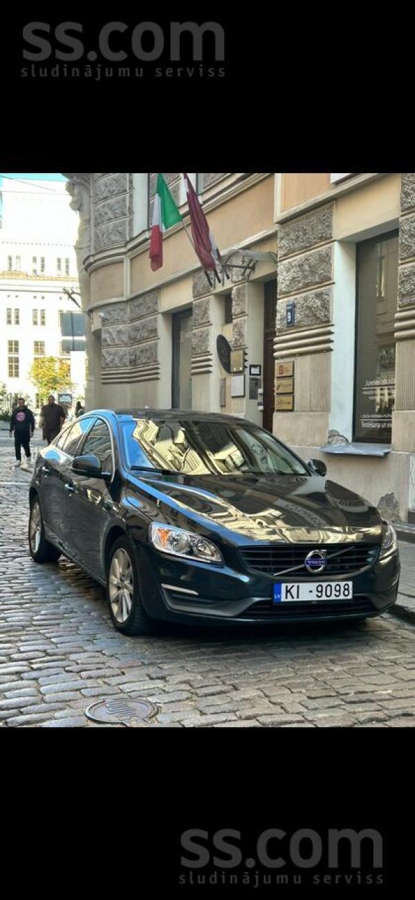 Black Volvo S60 2015 in Riga, with an engine capacity of 2.00 L and mileage of 280 thousand km for 7500 €, photo 1 on AUTOMOTO.COM.LV