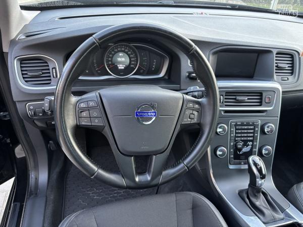 Melns Volvo S60 2015 Anykščiai, ar dzinēja tilpumu 2.00 L un nobraukumu 300 tūkst. km par 7300 €, foto 7 vietnē AUTOMOTO.COM.LV