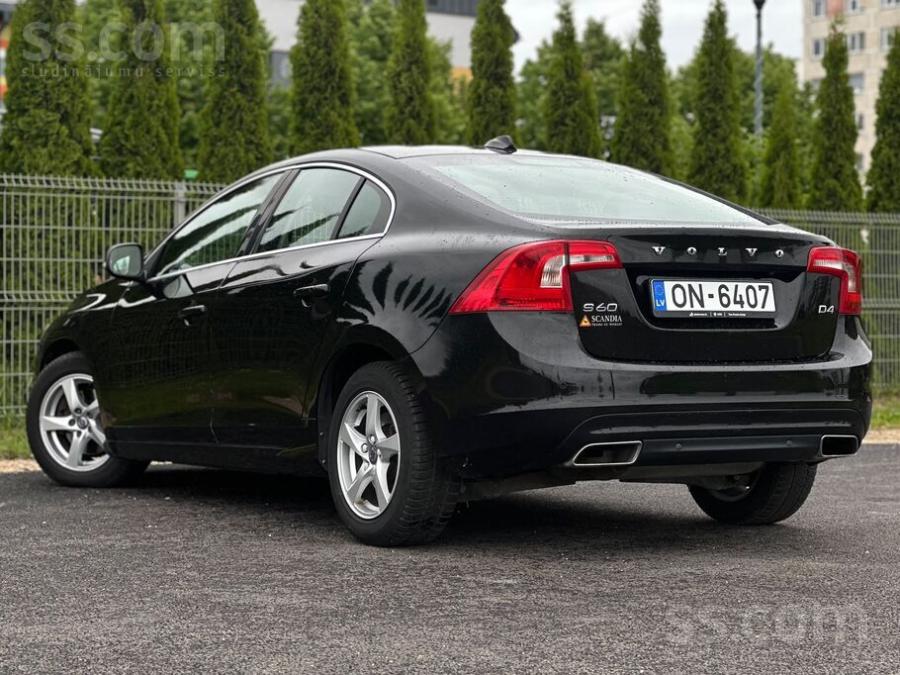 Melns Volvo S60 2015 Jelgava, ar dzinēja tilpumu 2.00 L un nobraukumu 0 tūkst. km par 8490 €, foto 7 vietnē AUTOMOTO.COM.LV