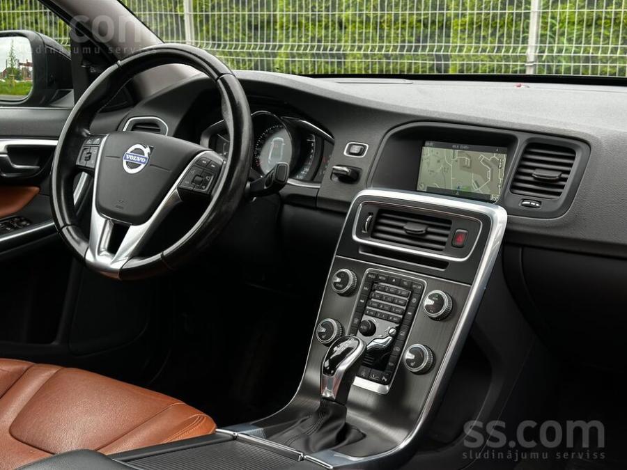 Melns Volvo S60 2015 Jelgava, ar dzinēja tilpumu 2.00 L un nobraukumu 0 tūkst. km par 8490 €, foto 11 vietnē AUTOMOTO.COM.LV