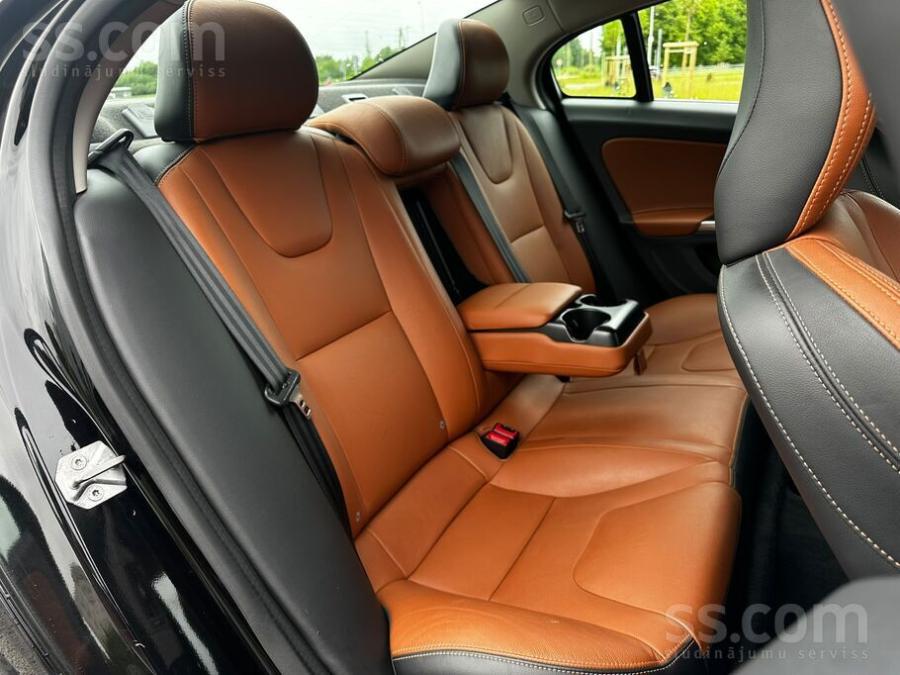 Melns Volvo S60 2015 Jelgava, ar dzinēja tilpumu 2.00 L un nobraukumu 0 tūkst. km par 8490 €, foto 12 vietnē AUTOMOTO.COM.LV