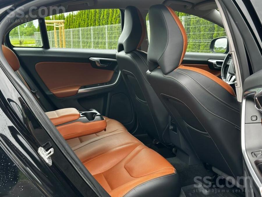 Melns Volvo S60 2015 Jelgava, ar dzinēja tilpumu 2.00 L un nobraukumu 0 tūkst. km par 8490 €, foto 13 vietnē AUTOMOTO.COM.LV