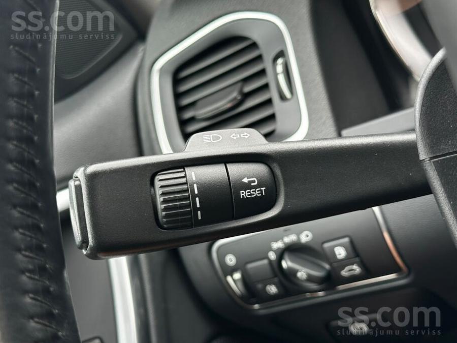 Melns Volvo S60 2015 Jelgava, ar dzinēja tilpumu 2.00 L un nobraukumu 0 tūkst. km par 8490 €, foto 26 vietnē AUTOMOTO.COM.LV