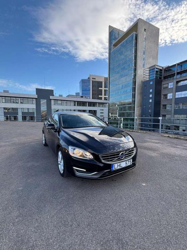 Black Volvo S60 2015 in Vilnius, with an engine capacity of 1.97 L and mileage of 230 thousand km for 8200 €, photo 1 on AUTOMOTO.COM.LV