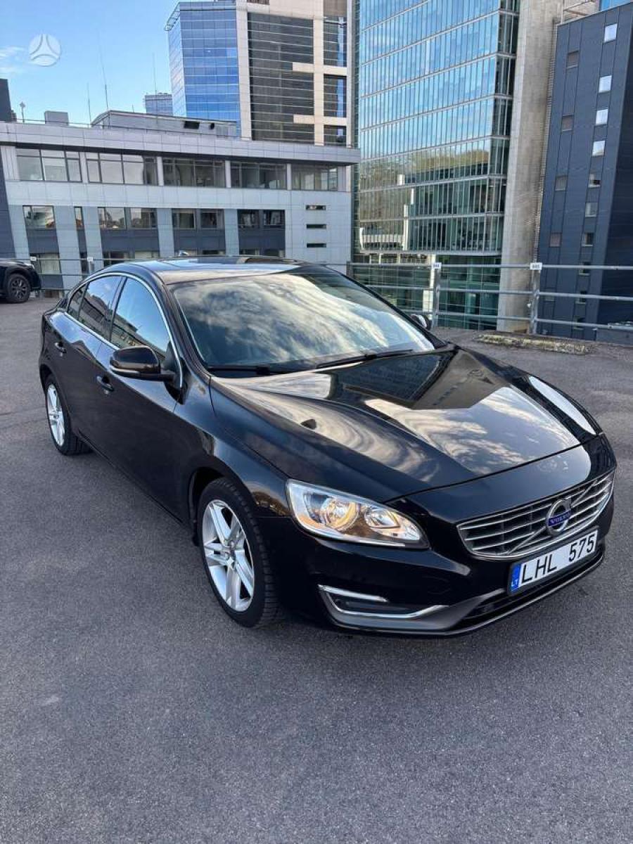Melns Volvo S60 2015 Viļņa, ar dzinēja tilpumu 1.97 L un nobraukumu 230 tūkst. km par 8200 €, foto 3 vietnē AUTOMOTO.COM.LV