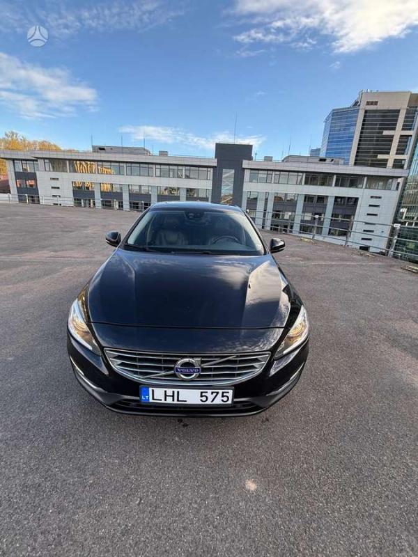 Black Volvo S60 2015 in Vilnius, with an engine capacity of 1.97 L and mileage of 230 thousand km for 8200 €, photo 3 on AUTOMOTO.COM.LV