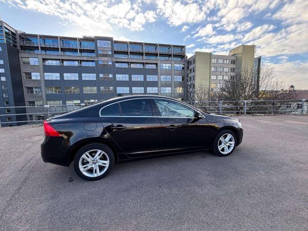 Black Volvo S60 2015 in Vilnius, with an engine capacity of 1.97 L and mileage of 230 thousand km for 8200 €, photo 7 on AUTOMOTO.COM.LV