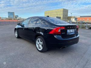 Melns Volvo S60 2015 Viļņa, ar dzinēja tilpumu 1.97 L un nobraukumu 230 tūkst. km par 8200 €, foto 11 vietnē AUTOMOTO.COM.LV