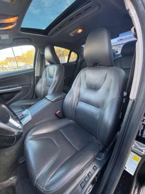 Melns Volvo S60 2015 Viļņa, ar dzinēja tilpumu 1.97 L un nobraukumu 230 tūkst. km par 8200 €, foto 13 vietnē AUTOMOTO.COM.LV
