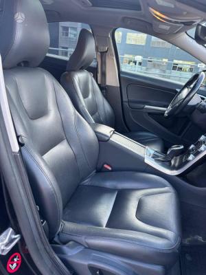 Melns Volvo S60 2015 Viļņa, ar dzinēja tilpumu 1.97 L un nobraukumu 230 tūkst. km par 8200 €, foto 15 vietnē AUTOMOTO.COM.LV