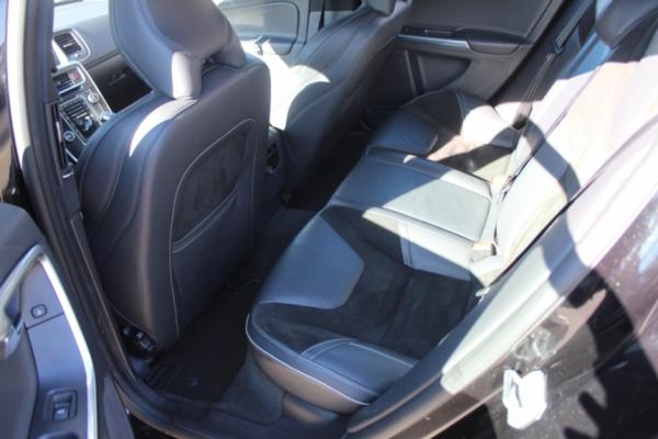 Melns Volvo S60 2015 Rīga, ar dzinēja tilpumu 2.00 L un nobraukumu 255 tūkst. km par 8950 €, foto 7 vietnē AUTOMOTO.COM.LV