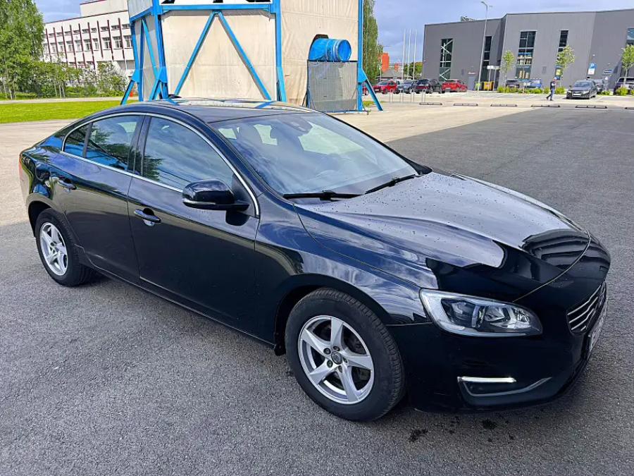 Черный Вольво С60 2015 в Рига, объемом двигателя 1.60 л и пробегом 235 тыс. км за 9550 €, фото 4 на AUTOMOTO.COM.LV
