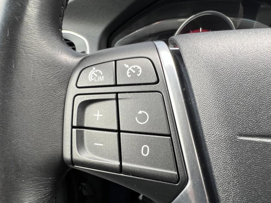 Melns Volvo S60 2015 Rīga, ar dzinēja tilpumu 1.60 L un nobraukumu 235 tūkst. km par 9550 €, foto 5 vietnē AUTOMOTO.COM.LV