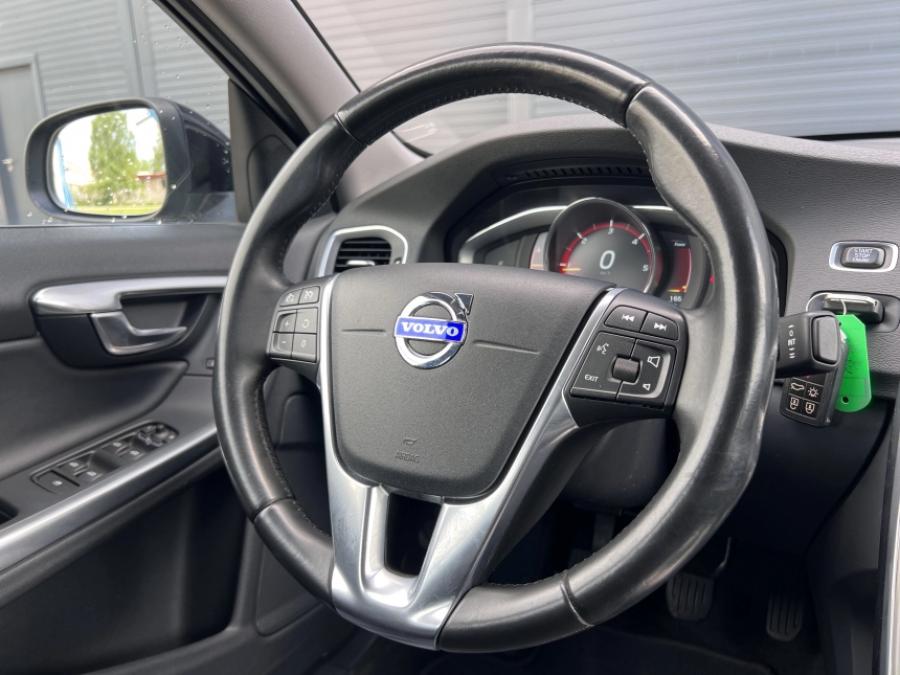 Melns Volvo S60 2015 Rīga, ar dzinēja tilpumu 1.60 L un nobraukumu 235 tūkst. km par 9550 €, foto 12 vietnē AUTOMOTO.COM.LV