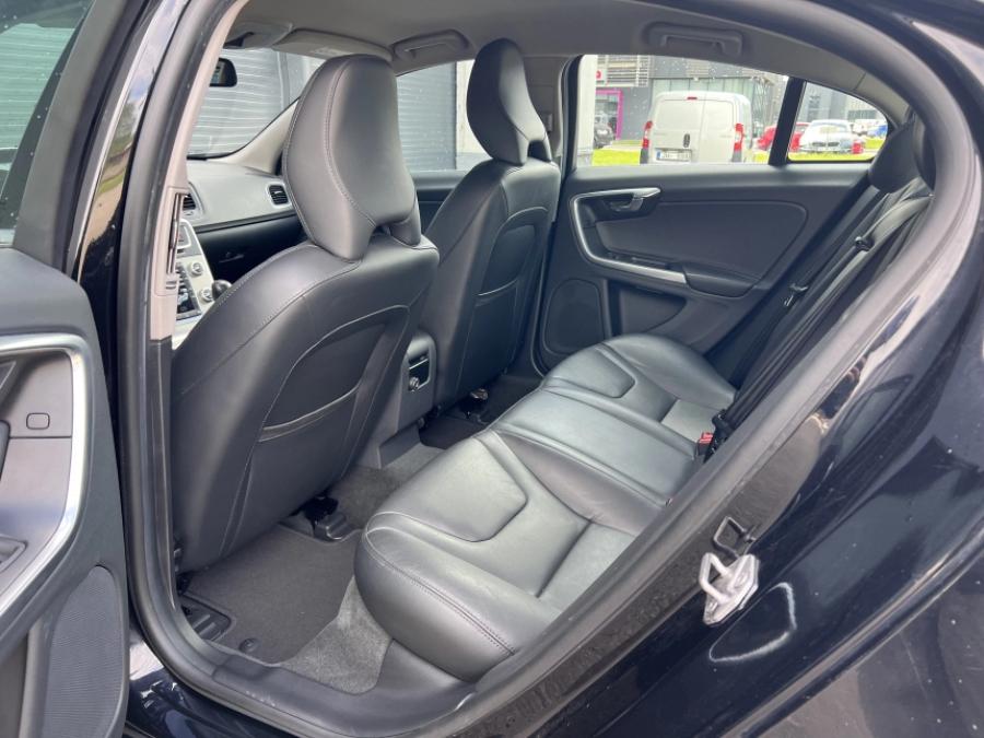 Melns Volvo S60 2015 Rīga, ar dzinēja tilpumu 1.60 L un nobraukumu 235 tūkst. km par 9550 €, foto 16 vietnē AUTOMOTO.COM.LV