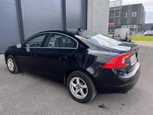 Melns Volvo S60 2015 Rīga, ar dzinēja tilpumu 1.60 L un nobraukumu 235 tūkst. km par 9550 €, foto 19 vietnē AUTOMOTO.COM.LV