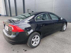 Melns Volvo S60 2015 Rīga, ar dzinēja tilpumu 1.60 L un nobraukumu 235 tūkst. km par 9550 €, foto 21 vietnē AUTOMOTO.COM.LV