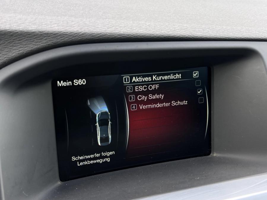 Melns Volvo S60 2015 Rīga, ar dzinēja tilpumu 1.60 L un nobraukumu 235 tūkst. km par 9550 €, foto 24 vietnē AUTOMOTO.COM.LV